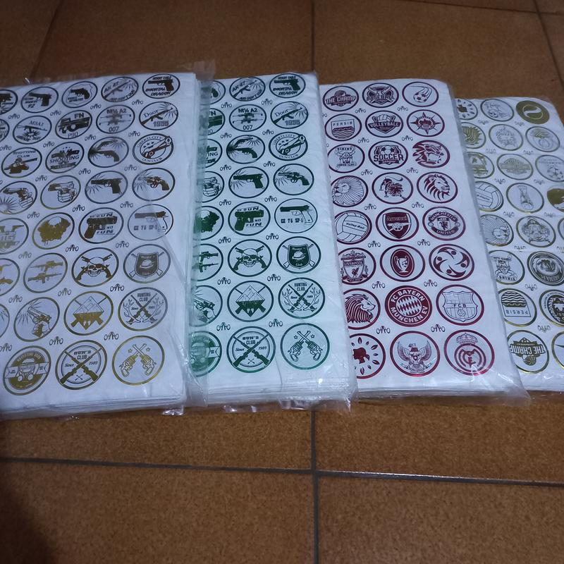 Tazos besi tebal emas 1 lembar isi 40 pcs/mainan tazos berkarakter ...