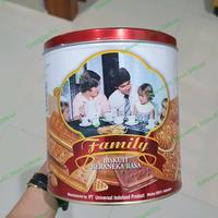 Jual Unibis Family ASSORTED biskuit kaleng bulat 650gr - Kota Medan ...