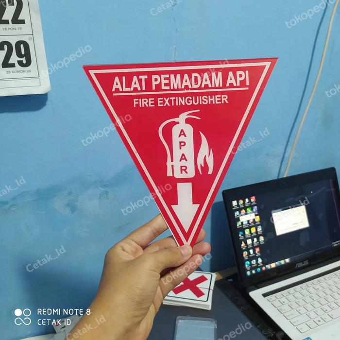 Jual Akrilik sign APAR SEGITIGA - STIKER, 30cm x 30cm - Jakarta Barat ...
