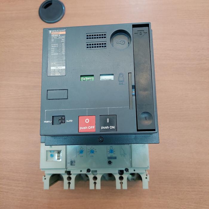 Jual MCCB NS400N 4P-400A +MOTORES,UVT,AUX 220VAC MERLIN GERLIN ...
