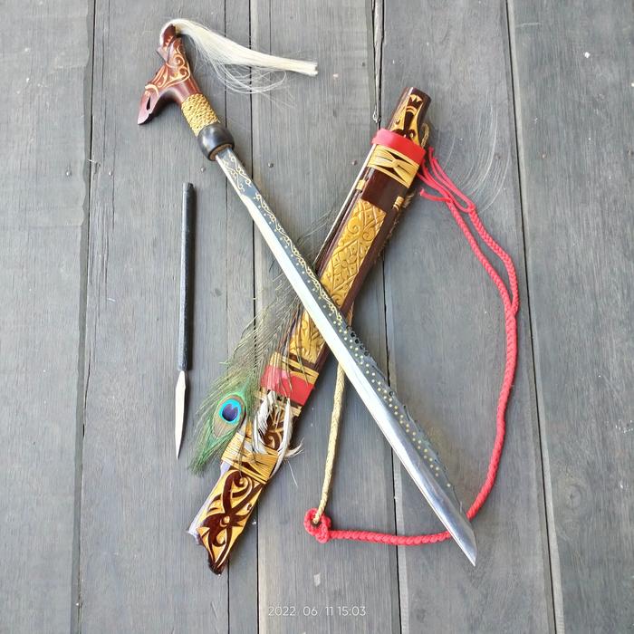 Jual mandau dayak. mandau senjata suku dayak. mandau dayak kalimantan ...
