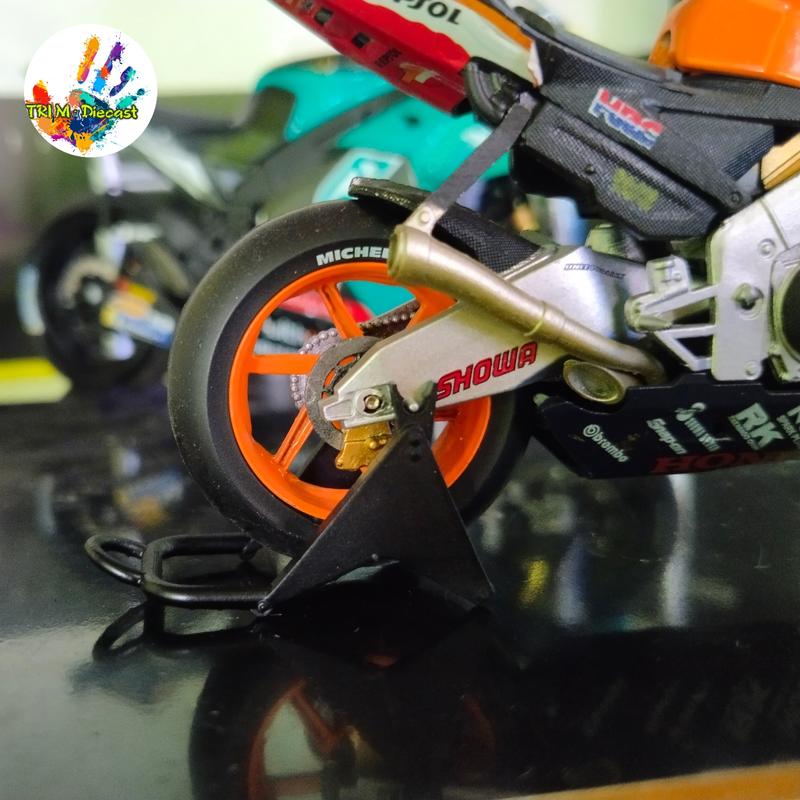 Stand Paddock belakang NO.1 resin 3D print skala 1:18 - Shop | Tokopedia