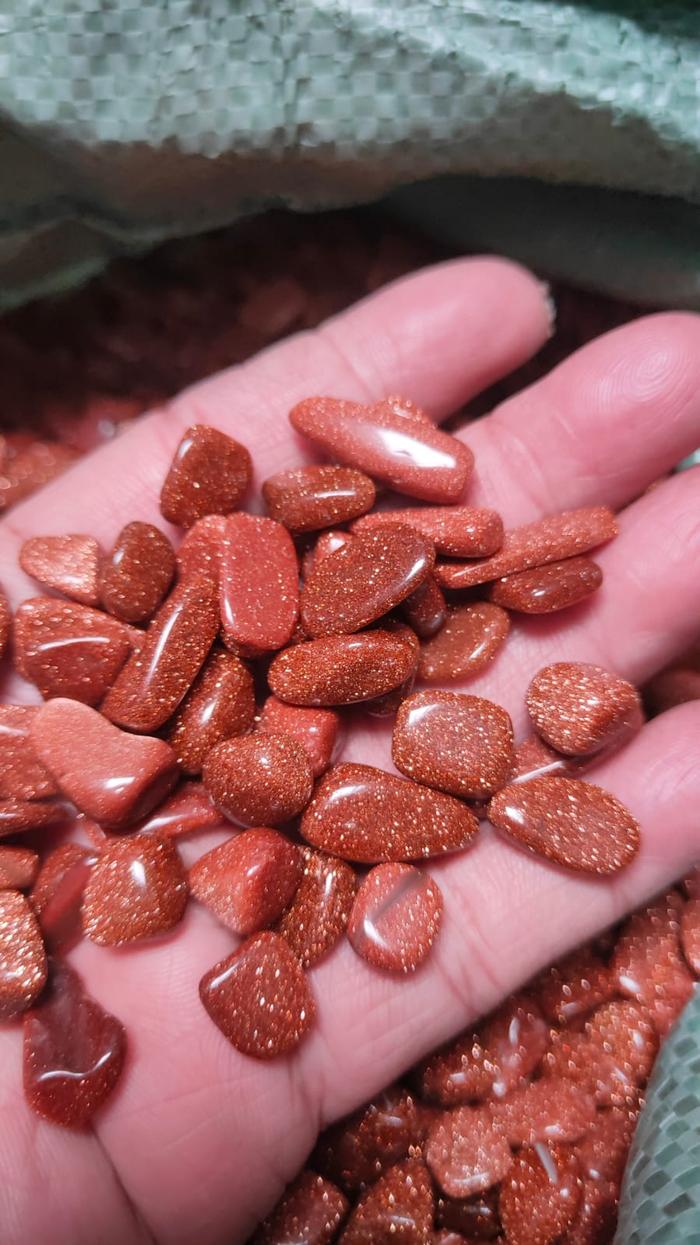 Jual Gold Sand Stone / Sandstone Chips Gravel 9-12mm paket 100 grams ...