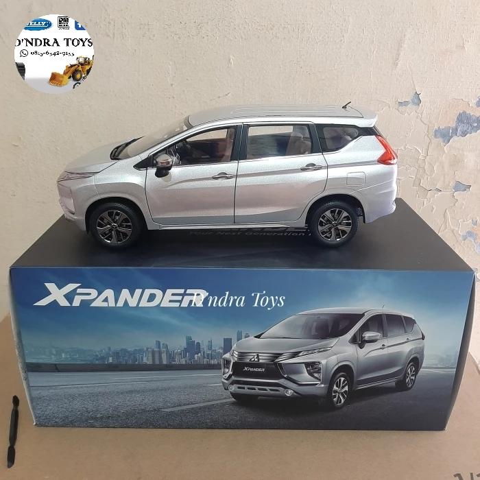 Diecast Miniatur Mobil Xpander Dealer Box Mitsubishi Motors Skala ...
