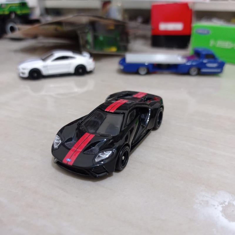 Hotwheels premium diorama jay lenos 2017 ford gt ban karet - Shop ...