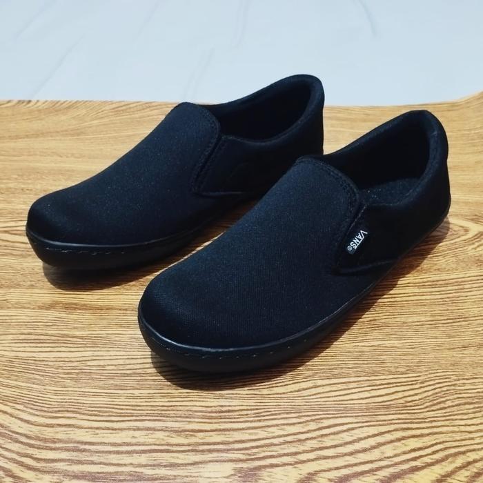 Jual Sepatu Casual Pria Slip On Vans Sneakers Tampa Tali Sepatu Pria ...