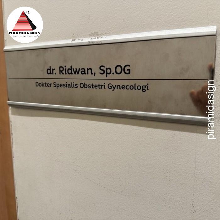 Jual Sign Sliding Aluminium nama dokter ruangan rumah sakit klinik ...