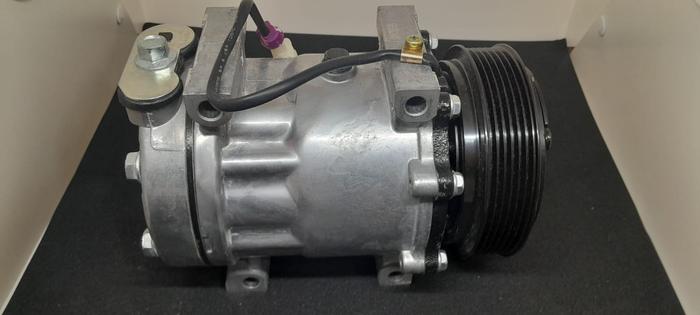 Jual Compressor AC ASSY XCMB 7H15 PN: 458102558 24V - Jakarta Timur ...