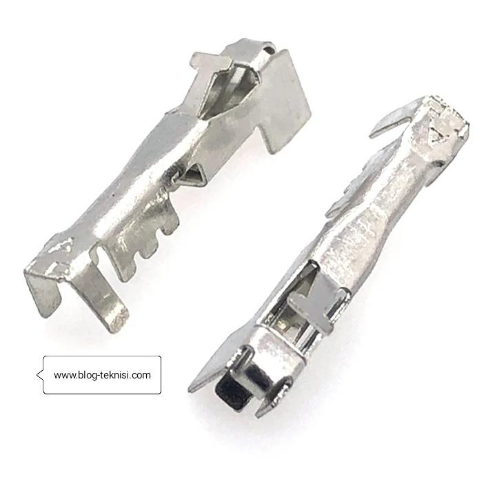 Delphi Metri-Pack 150 Series Female Terminal Pin Connector 12124075 ...