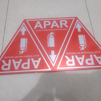 Rambu Rambu Signage APAR - Segitiga 25cm x 25cm Akrilik Reflective ...