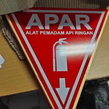 Rambu Rambu Signage APAR - Segitiga 25cm x 25cm Akrilik Reflective ...