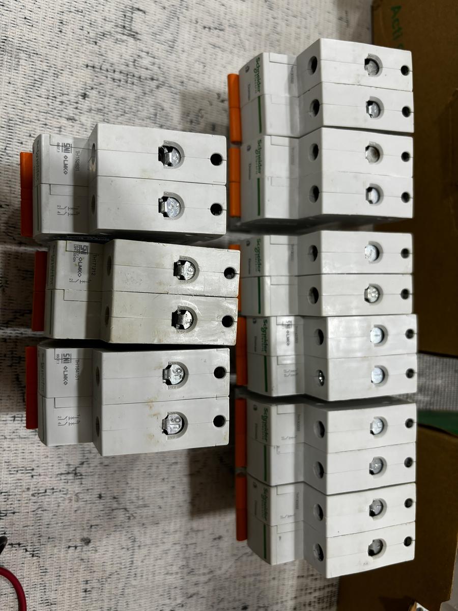 MCB SCHNEIDER 2P 10A, 6A, 16a 20a 25A, 32a 4,5KA SNi ORIGINAL DOMAE ...