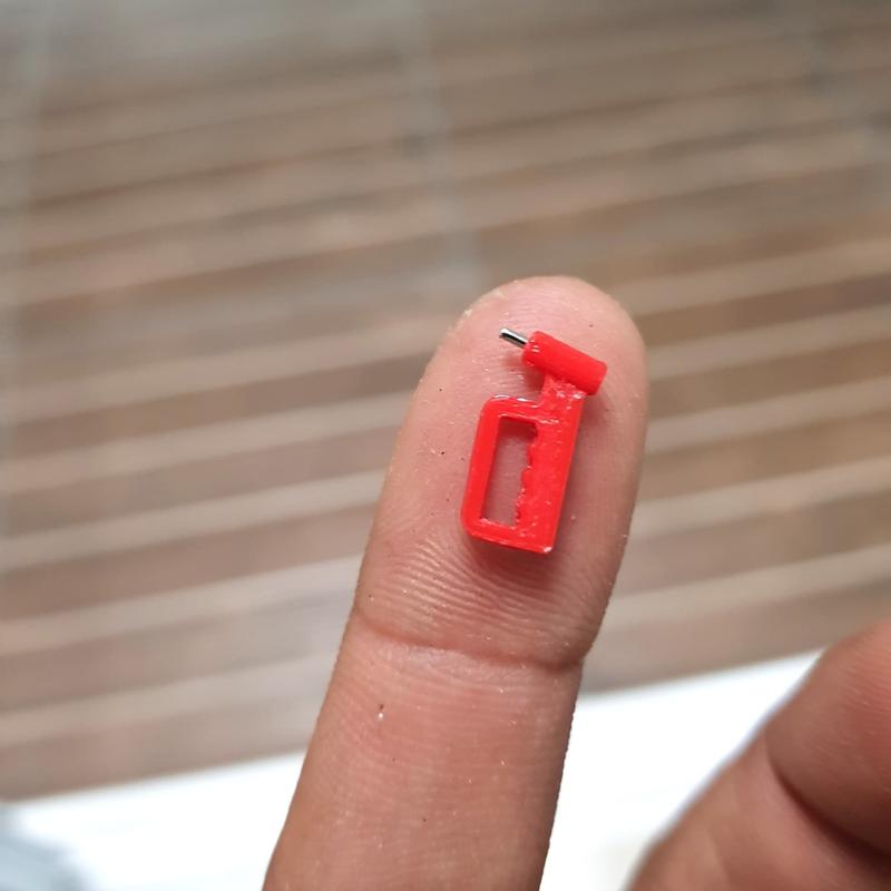 Glass breaker palu pemecah kaca bus skala 1/20 diorama transjakarta ...