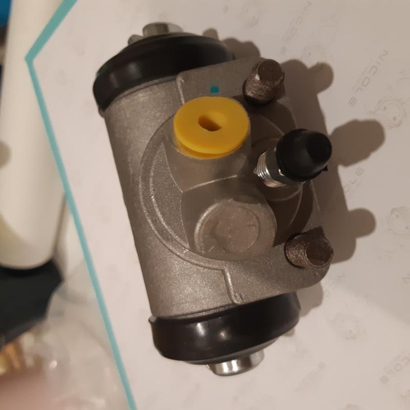 wheel cylinder (master rem bawah) land rover long - Shop | Tokopedia