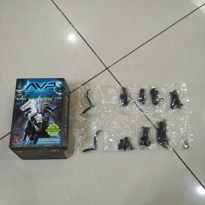Hot Toys Snap Kits Series Two AVP Alien vs Predator Alien Warrior ...